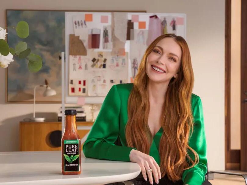 Lindsay Lohan encourages everyone to take a Pure Leaf Tea Break
