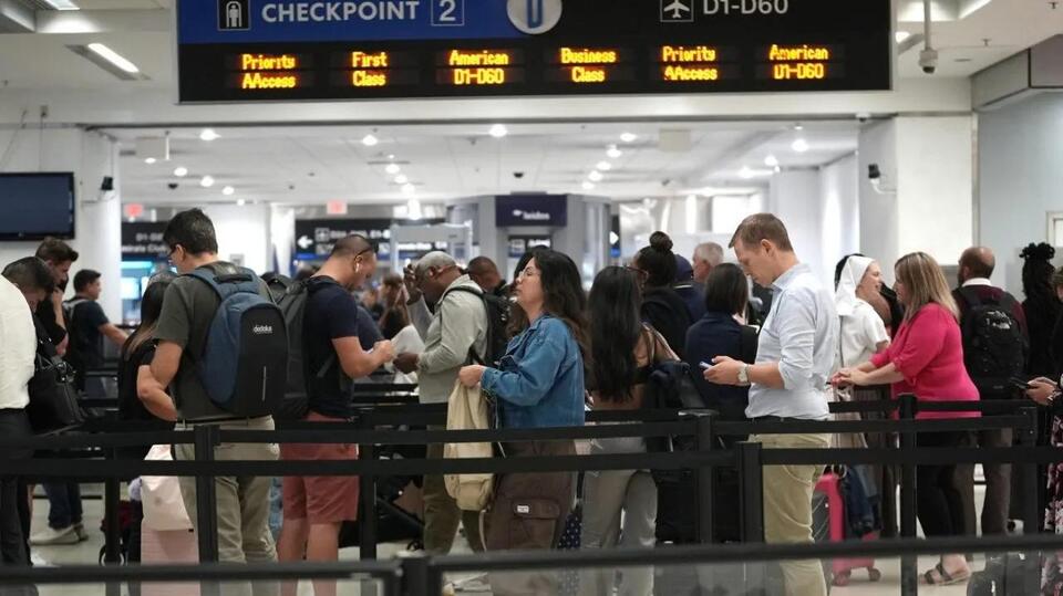 Here’s why airfare prices should drop soon, according to an expert ...