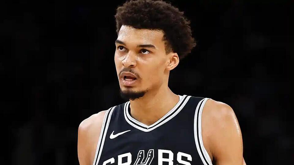 Victor Wembanyama to Miss Multiple Weeks With Left Calf Strain - NewsBreak