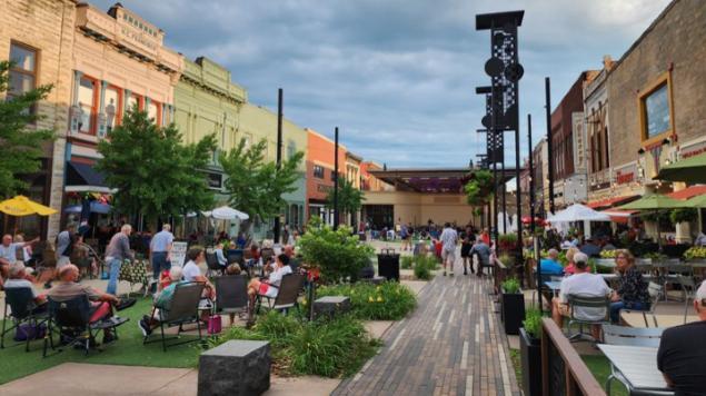 Downtown Mason City welcoming back Friday Night Live - NewsBreak