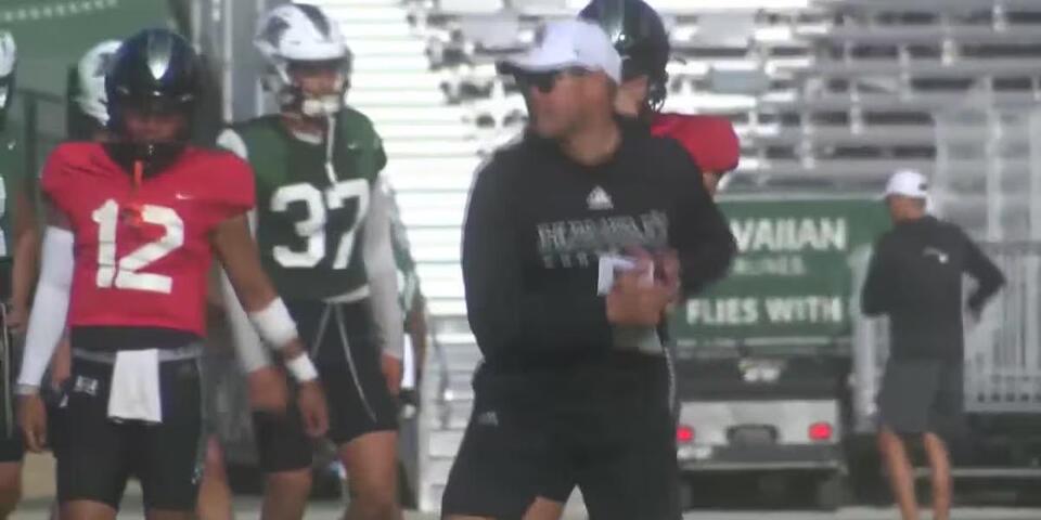 University of Hawaii football coach Timmy Chang selected as Region Five ...