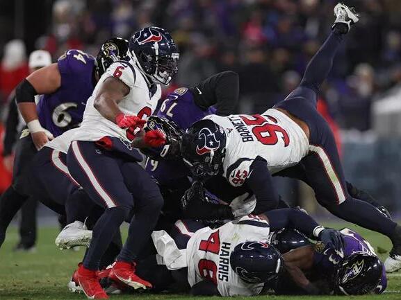Texans defensive line coach Jacques Cesaire not returning
