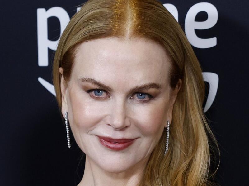 Nicole Kidman wears backless dress at 'Expats' premiere