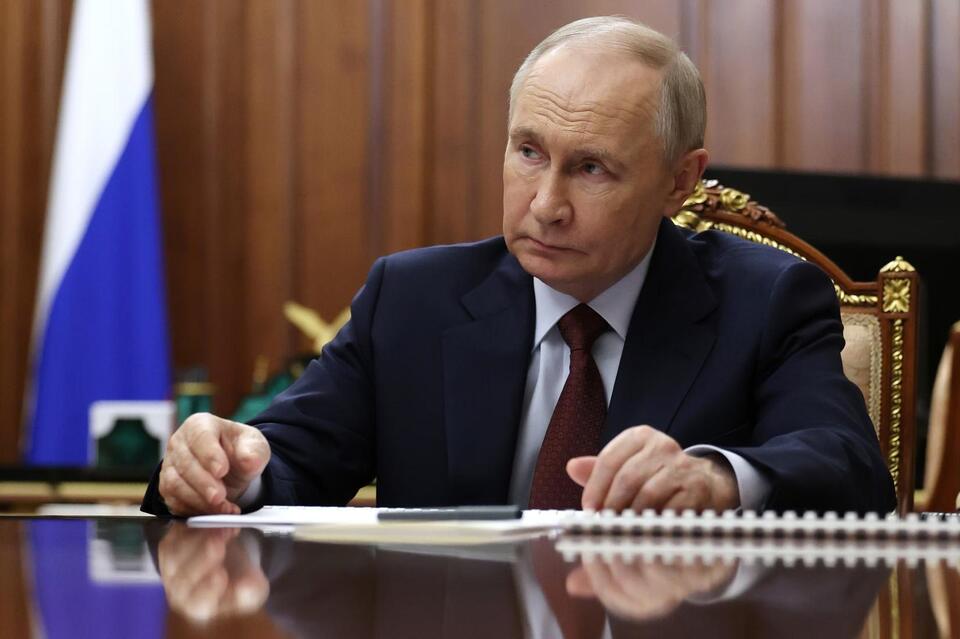 Putin’s economy is crumbling, but he also knows real sanctions would ...