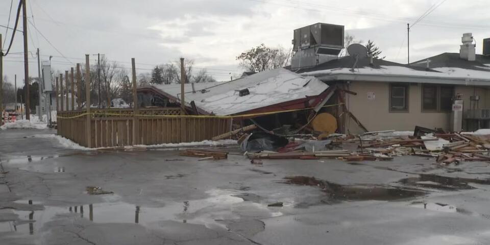 Local bar closes after car crashes into it - NewsBreak