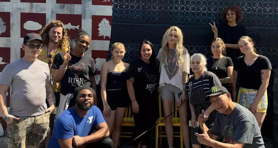 Michael Jackson’s Daughter Drops Into Upstate New York Diner - NewsBreak