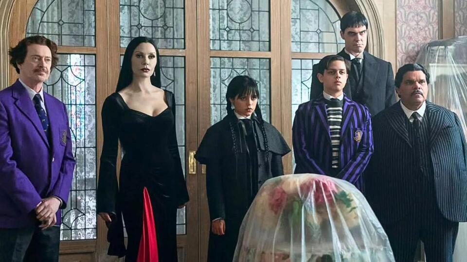How old are Wednesday, Enid, and Pugsley in Season 2? Age gaps ...