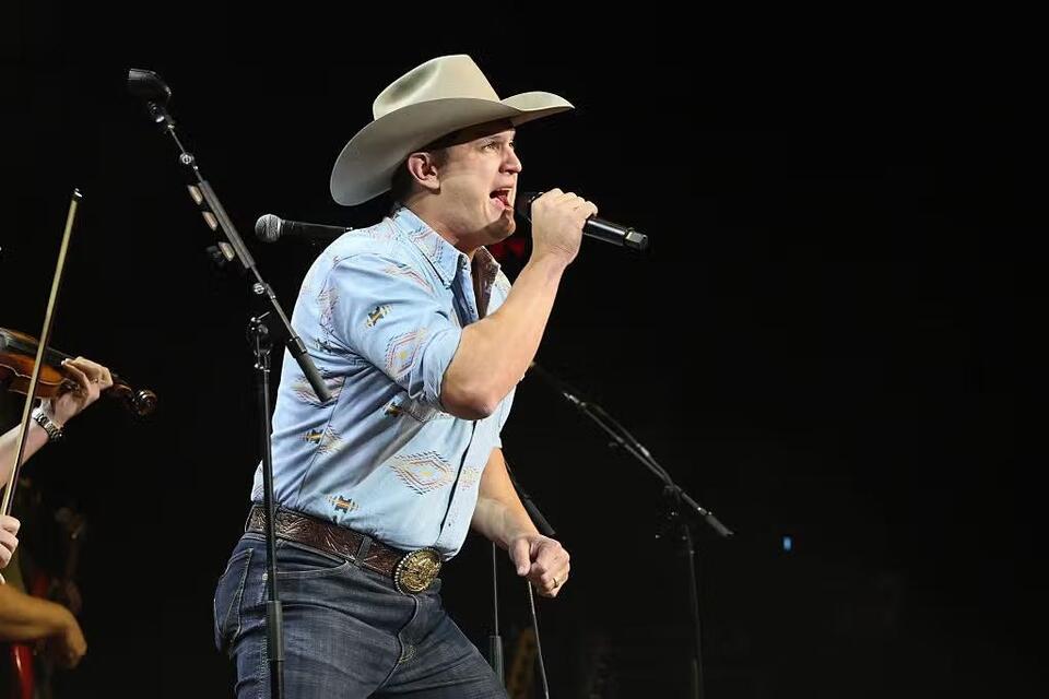 Jon Pardi Closes Music City Rodeo with ‘Mr. Saturday Night’ - NewsBreak