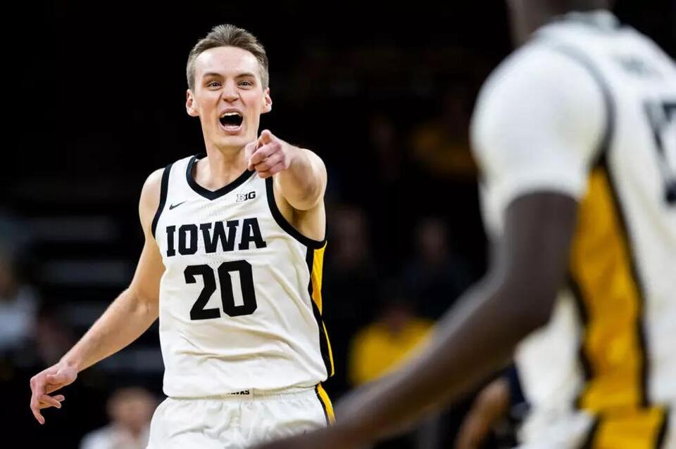 Iowa Hawkeyes Get a Huge Boost for the 2024 Season - NewsBreak