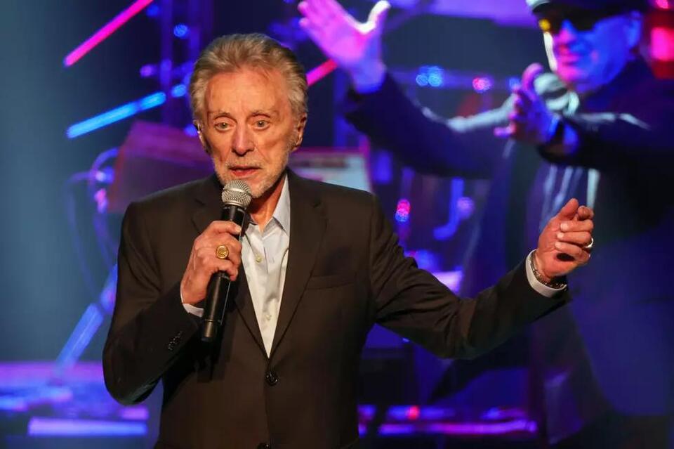 Frankie Valli Responds to Viral Claims of ‘Elder Abuse’ - NewsBreak