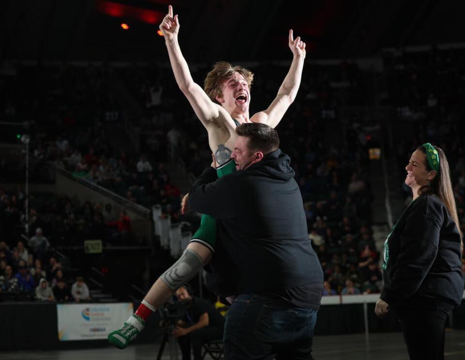 Harris prevails in battle of unbeatens to claim NJSIAA wrestling 215 ...