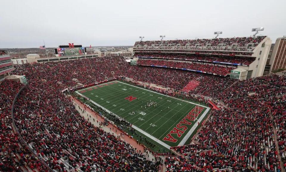Cornhuskers flip: Former Miami linebacker Vincent Shavers commits to ...