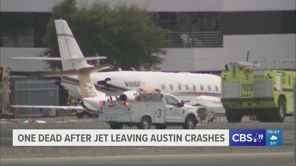 One dead after Motley Crue singer's jet crashes in Austin - NewsBreak