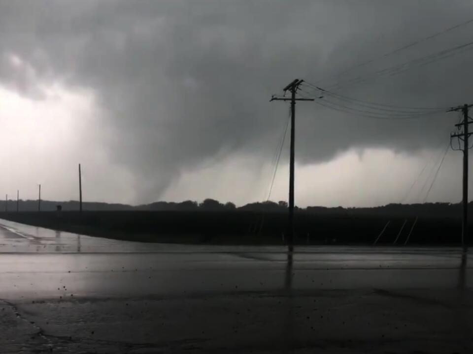 Minnesota storm latest: Workers advised to leave early, schools close