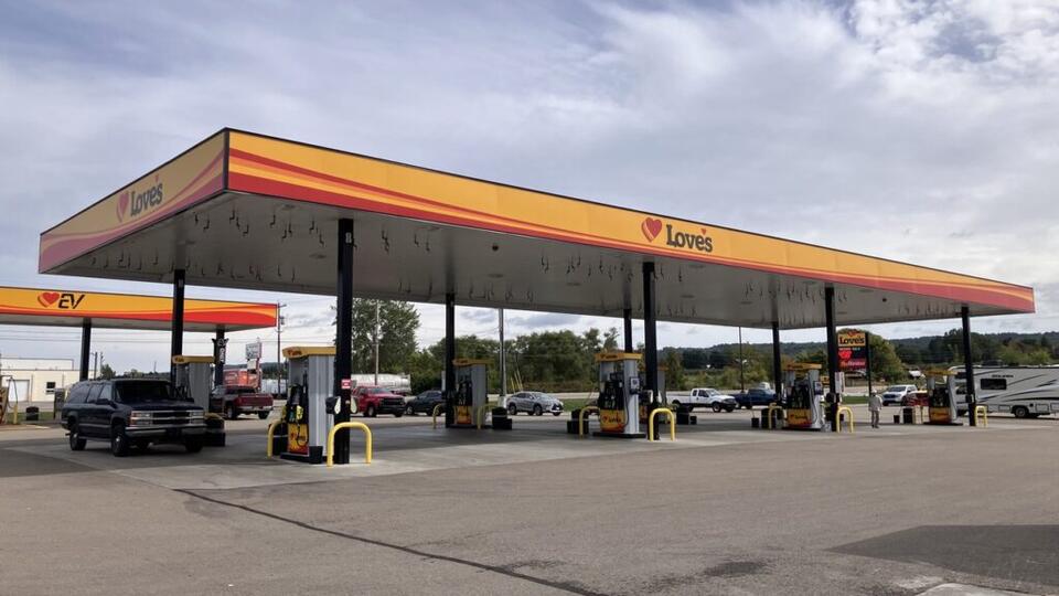Diesel averages $6.32 a gallon, up from $3.68 a year ago, AAA says ...