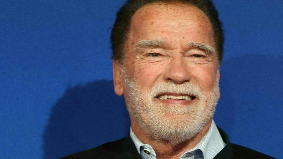 Arnold Schwarzenegger Wins ‘Frame-Mogging’ Trend With Throwback Video ...