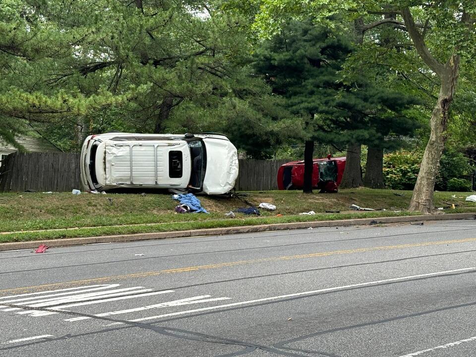 Teen dead, 3 adults injured after stolen car runs red light, slams into ...