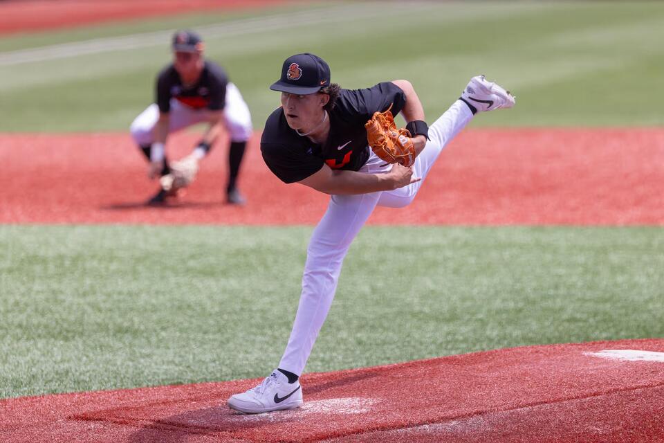 Oregon State’s 12-4 win over Hawaii could be costly as ace Dax Whitney ...