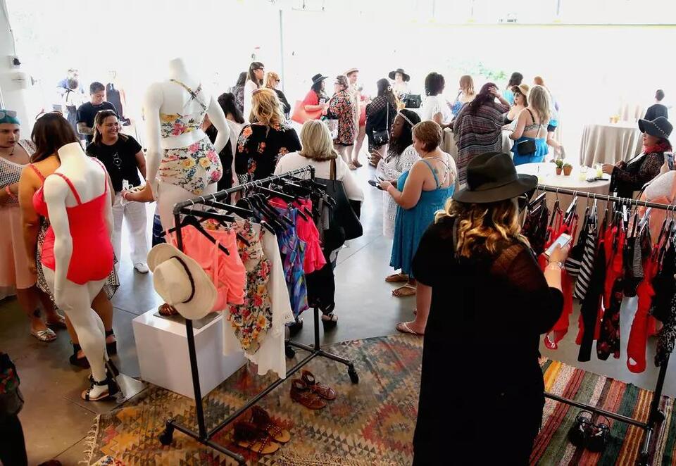 Plus-size Clothing Options Shrink As Texas Retailer Closes Stores ...