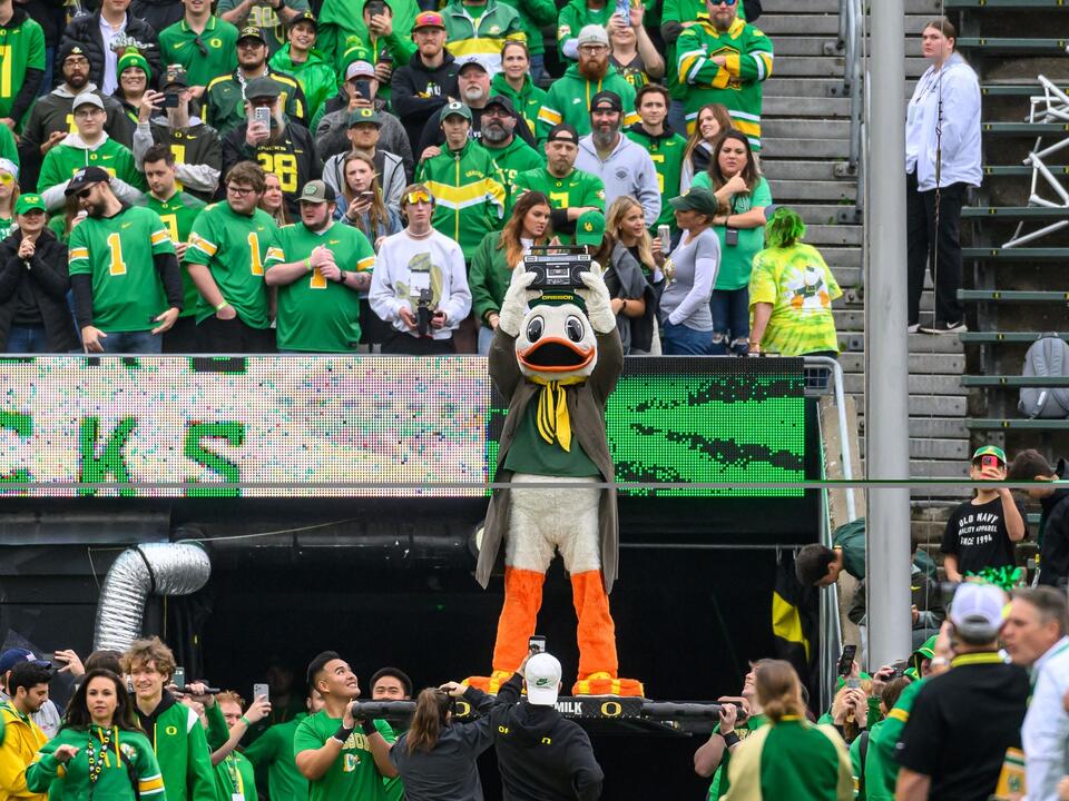 Oregon earns commitment from top-ranked punter in 2024 class