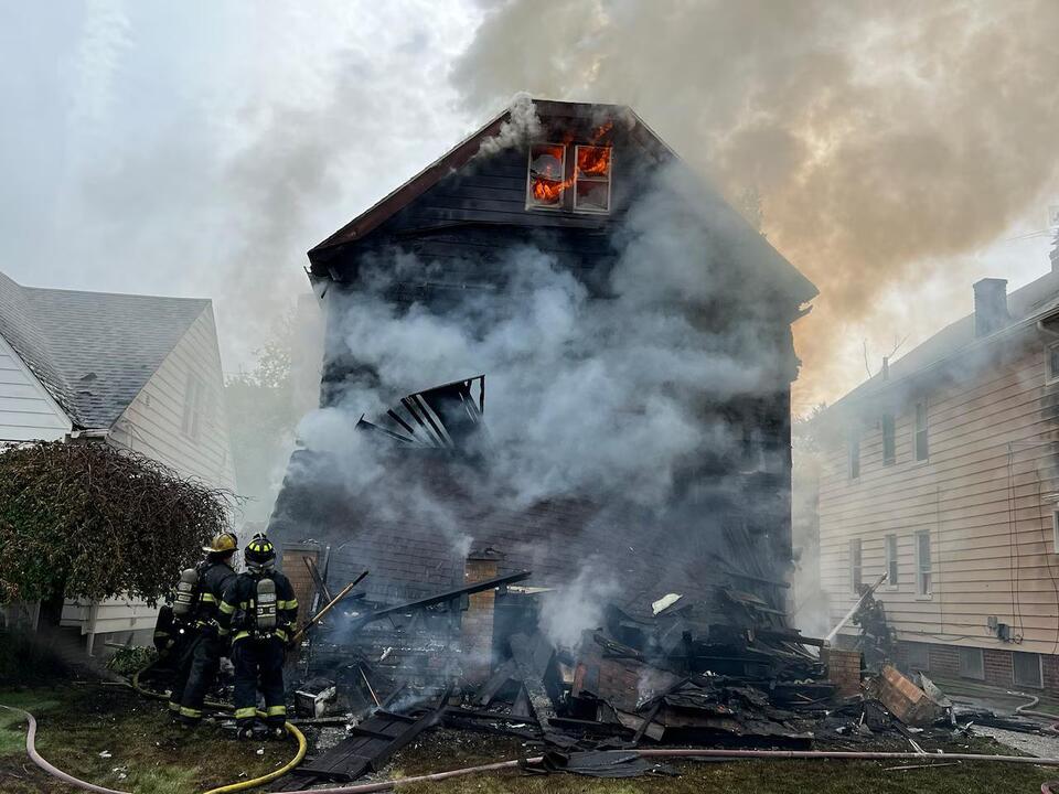 Twin babies, firefighters among 6 injured in house fire on Cleveland’s ...