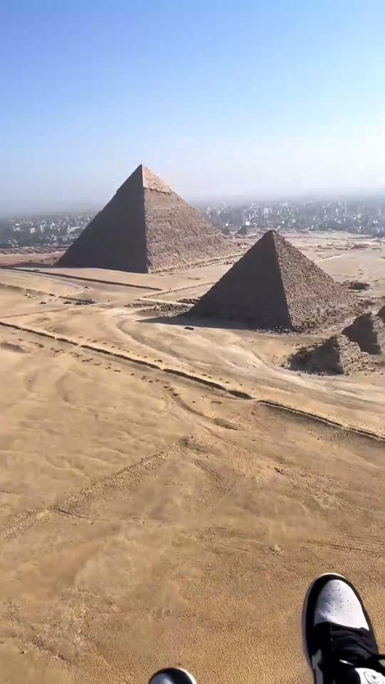 Fly like an Egyptian IG rodolforojas paraglide fly egypt cairo air sky unreel extreme - NewsBreak