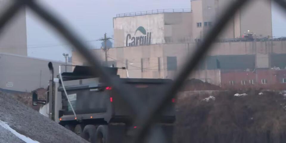 Driver injured after salt truck overturns at Cargill in Cleveland ...