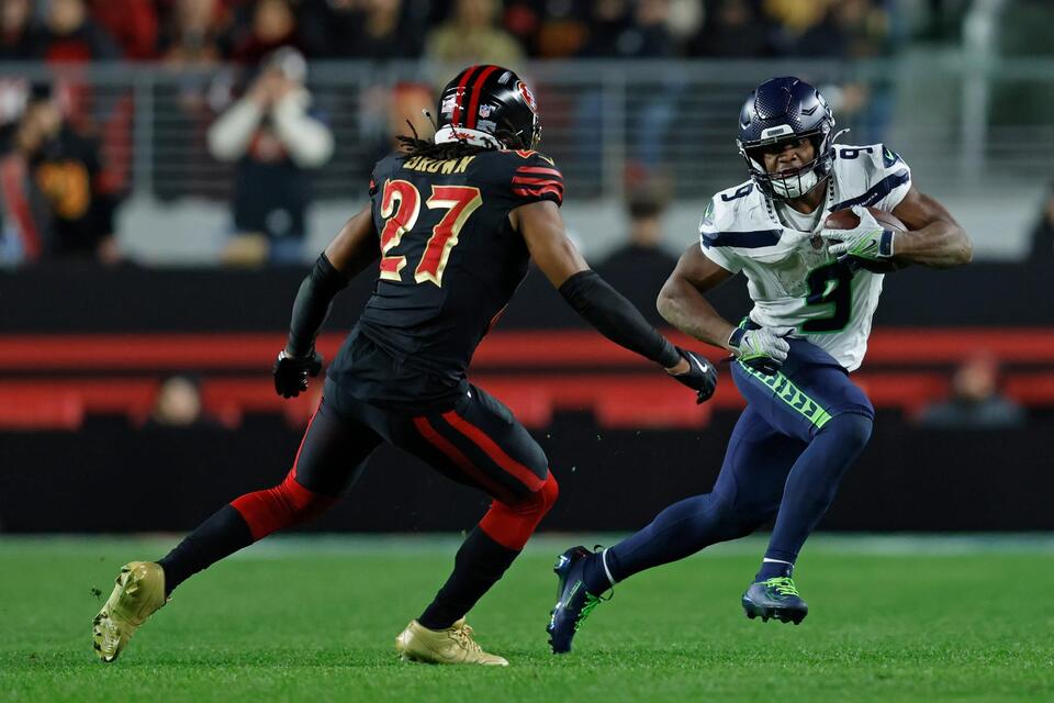 What channel are Saturday NFL games tonight? TV schedule, what teams ...