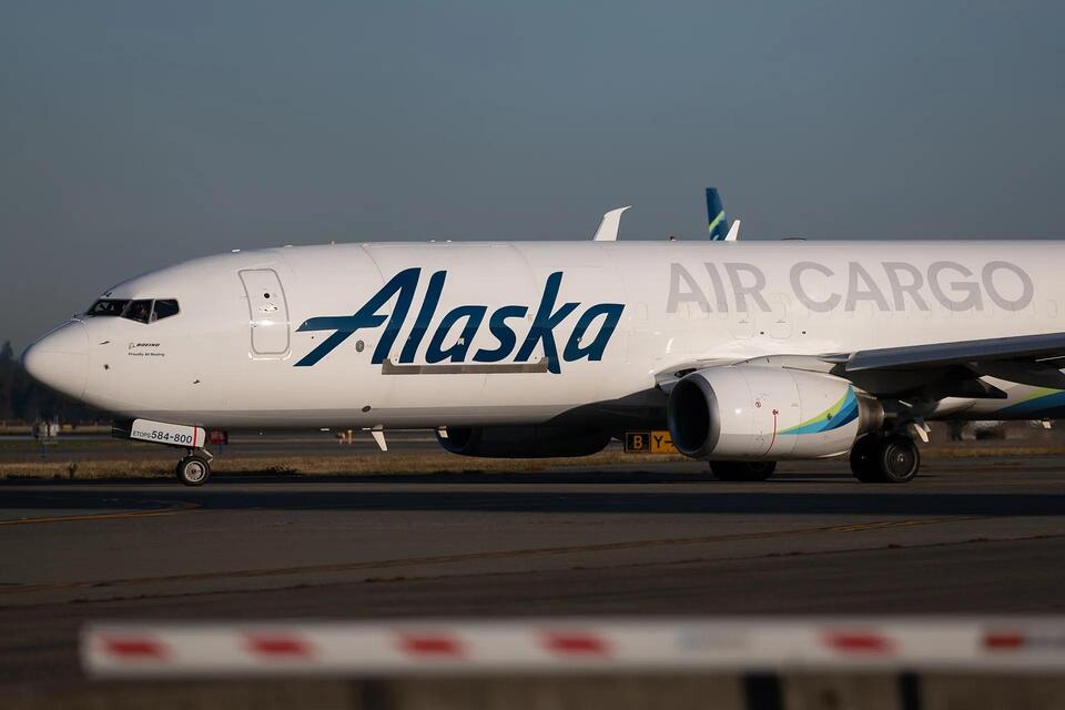 Alaska Airlines Imposes Temporary Freight Embargo - NewsBreak
