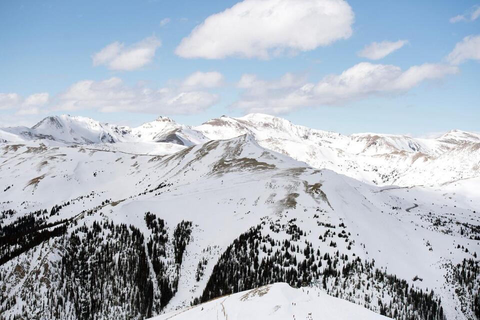 Colorado man dies after falling hundreds of feet while climbing Citadel ...