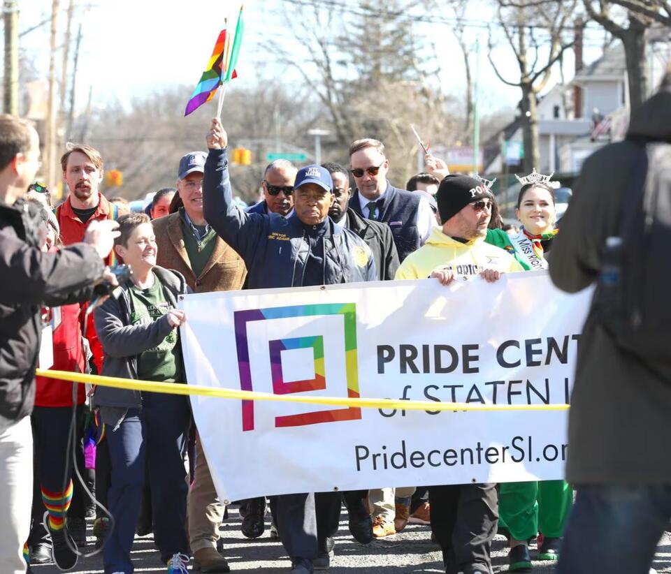 Mayor Adams encourages NYC employees to march in inclusive Staten ...