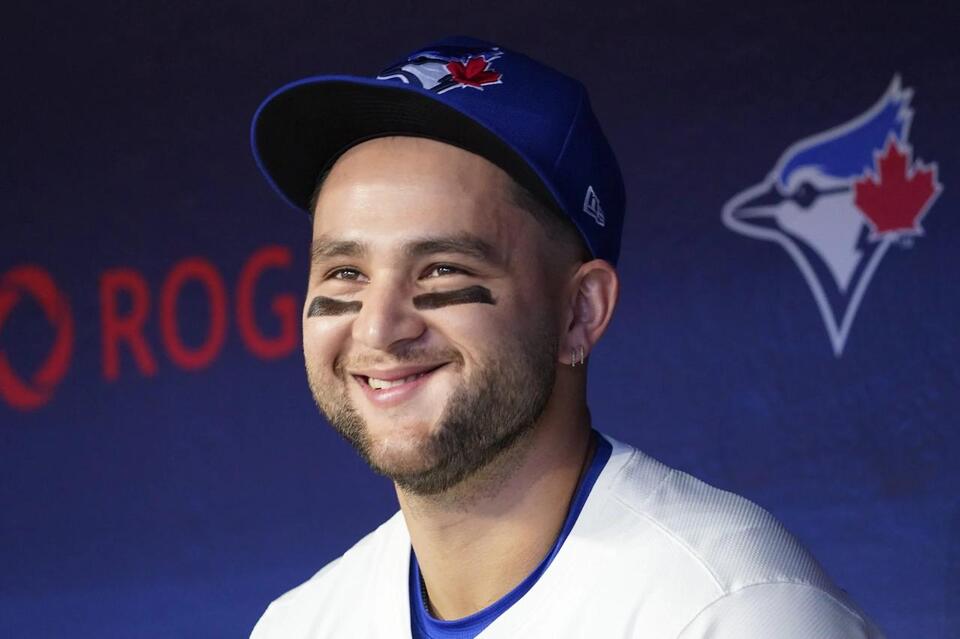 Bo Bichette a Cubs Free Agent Target Heading Into 2026? - NewsBreak
