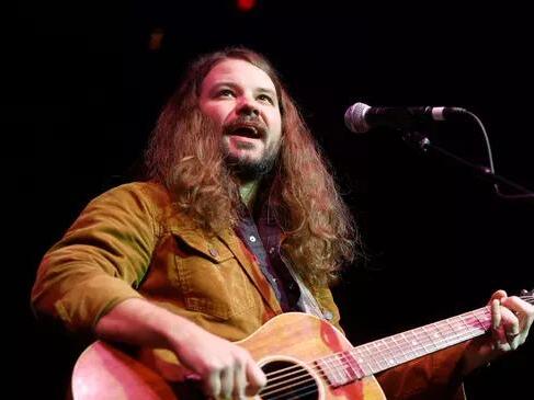 Brent Cobb Honors Late Texas-Born Country Artist With Cover Of 1970s Ballad