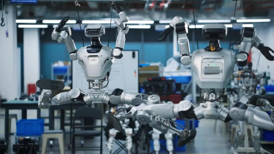 Video: China’s humanoid robot shows off flexibility with full-body ...