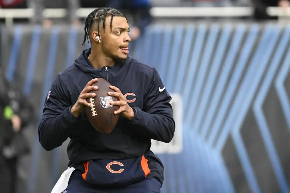 Chicago Bears QB Justin Fields Agrees Refs Screwed Team In Game Fans ...