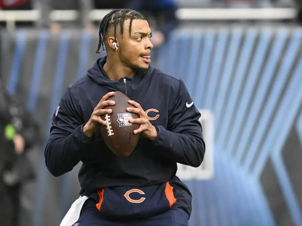 Chicago Bears QB Justin Fields Agrees Refs Screwed Team In Game Fans ...
