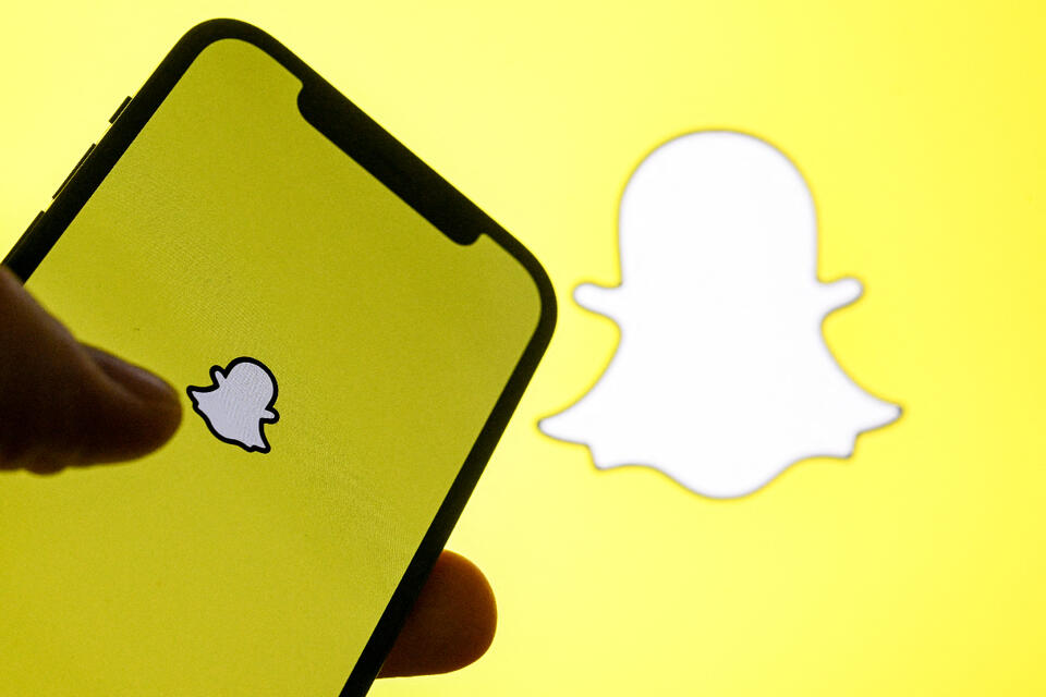 Snapchat now lets you inform others when you have arrived at your ...