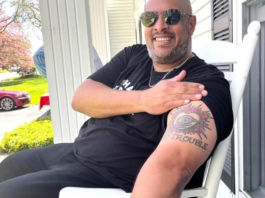 Harry Dunn looms large physically and financially in race for 3rd ...