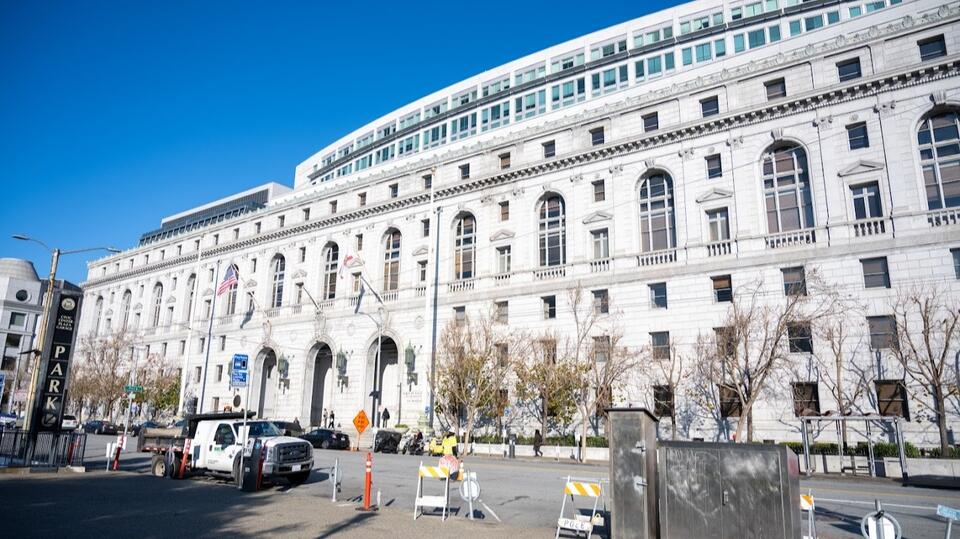 FTC Warns of a Spike in "Traffic Violation" QR-Code Text Scams -- The ...