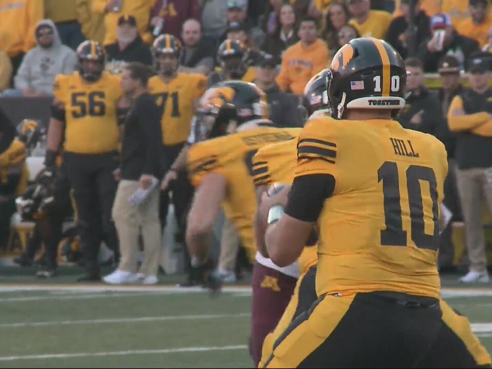 Hawkeye QB Deacon Hill announces he's entering transfer portal