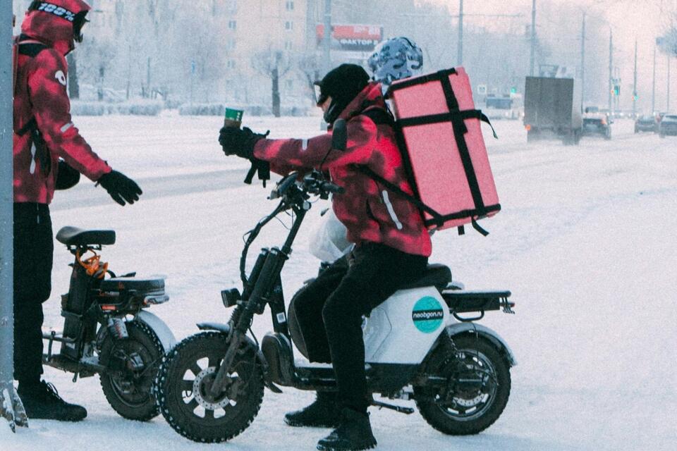 How Much to Tip Delivery Drivers in Subzero Conditions - NewsBreak