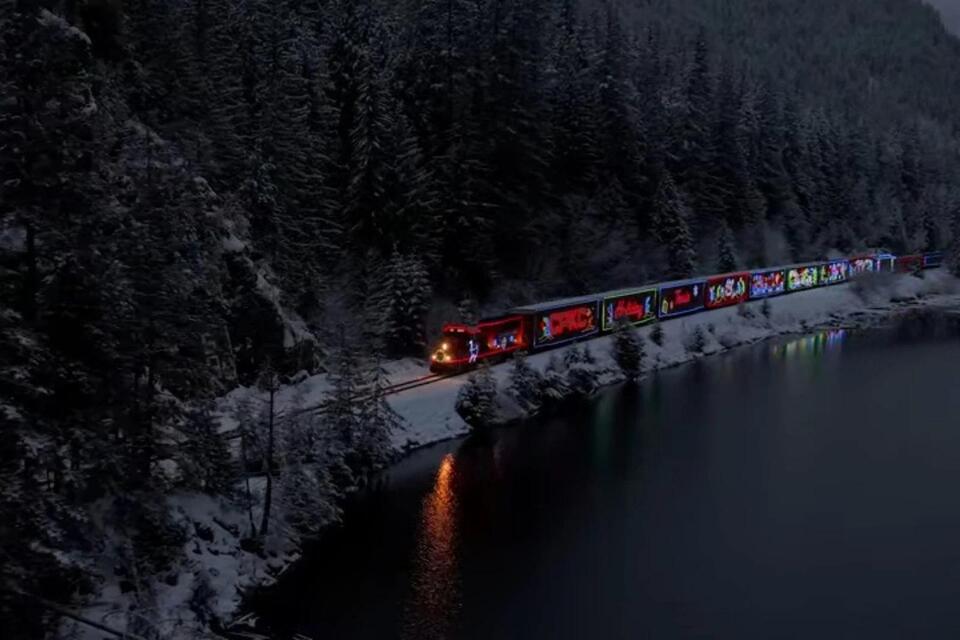 The 2025 CPKC Holiday Train Will Be Coming Through Indiana - NewsBreak