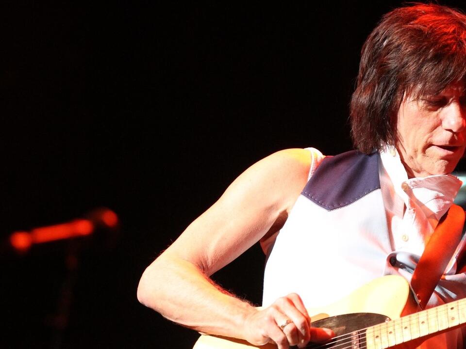 4 Great Jeff Beck Collaborations in Honor of the Late Guitar Great’s ...