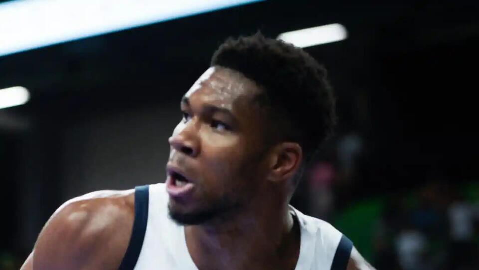 Knicks Trade Proposal Lands Giannis Antetokounmpo — Keeping Core ...