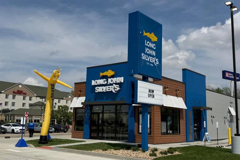 New Long John Silver’s now open on Dirksen - NewsBreak