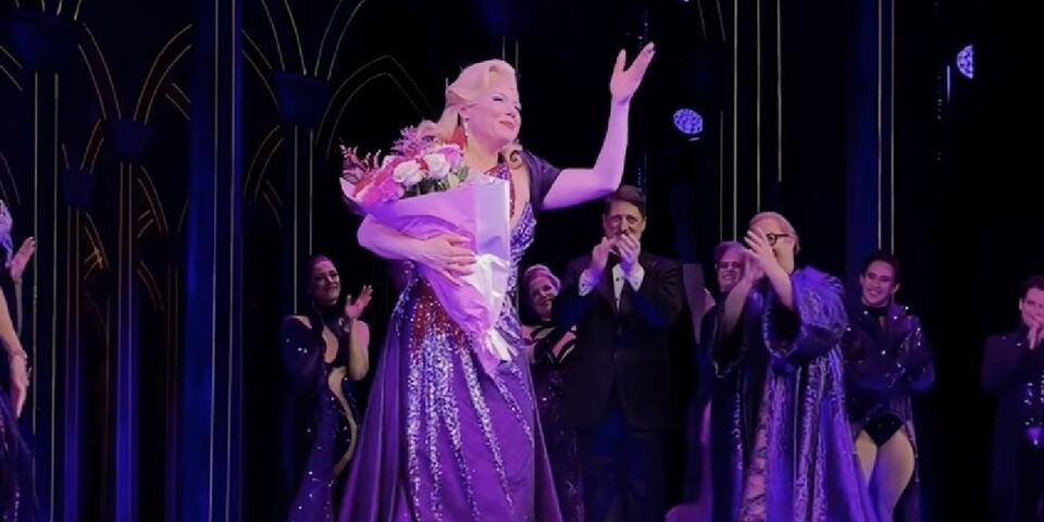 Video: Megan Hilty Takes Final Bow in DEATH BECOMES HER - NewsBreak