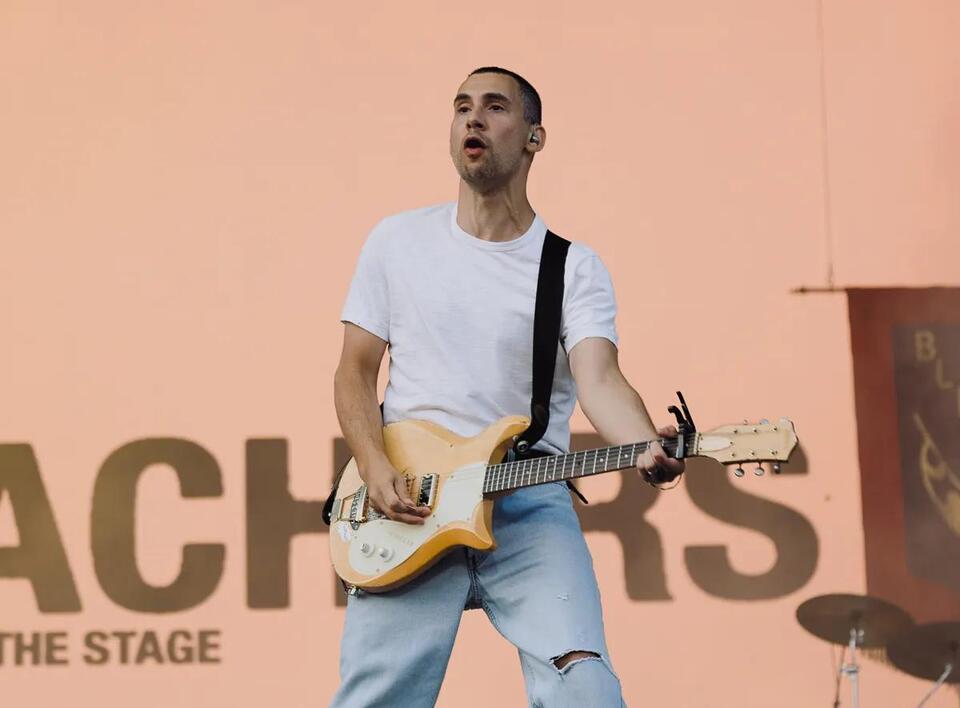 Bleachers Perform “Merry Christmas, Please Don’t Call” on Jimmy Fallon ...