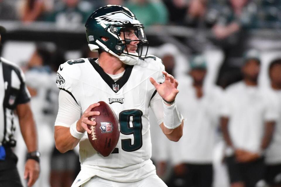 Eagles Bring Back Veteran QB With Jalen Hurts in Concussion Protocol ...
