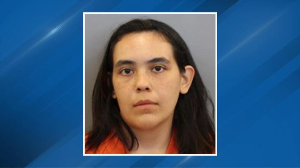 Mother allegedly threw newborn baby in trash, found in garbage truck ...