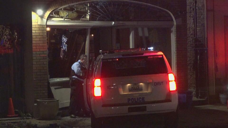 Bar:PM owner among 2 filing lawsuits accusing St. Louis police officer ...